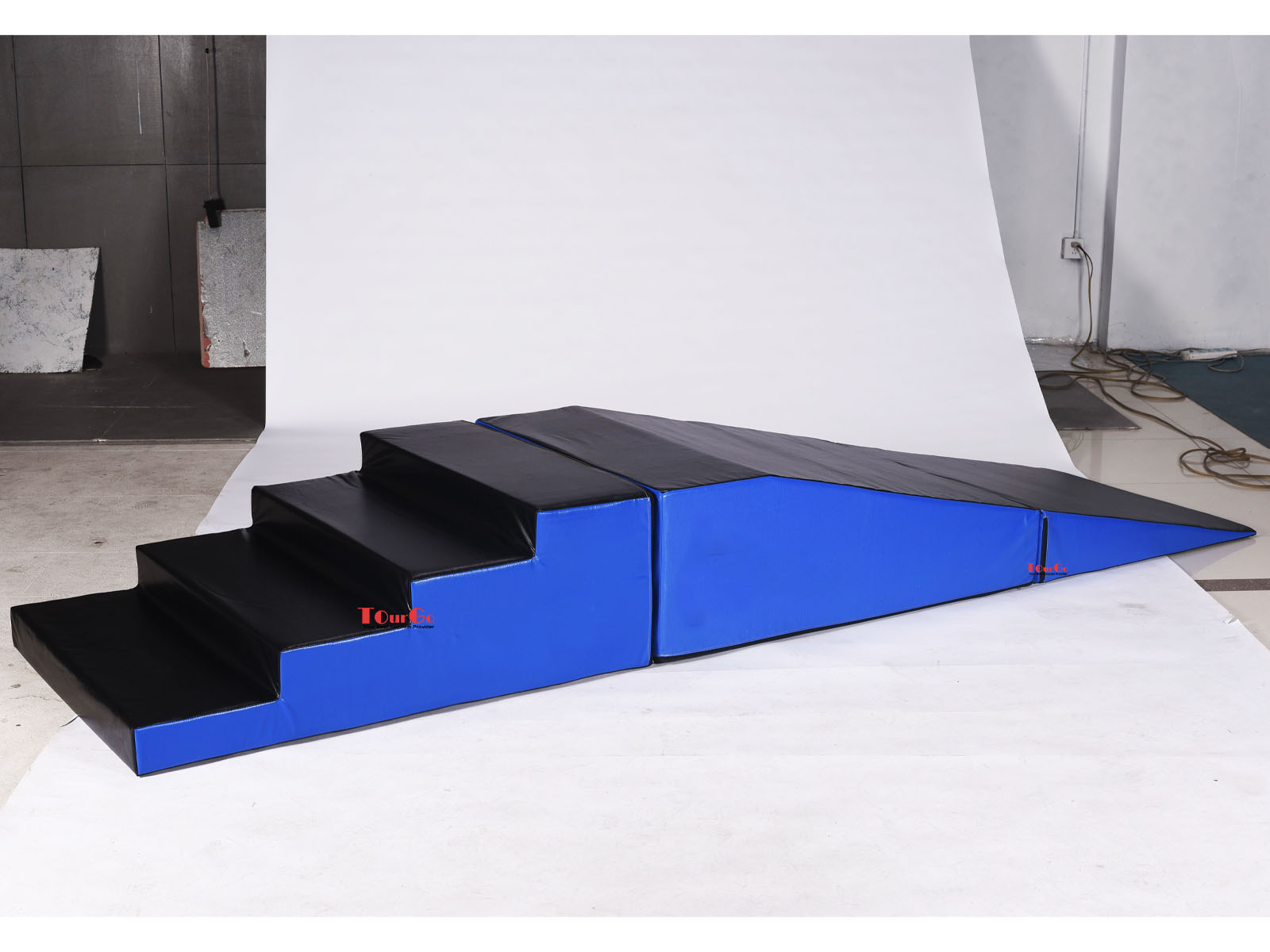 Gymnastics Folding Wedge Mat Hand Stand Walk Ramp With Stairs - TourGo ...