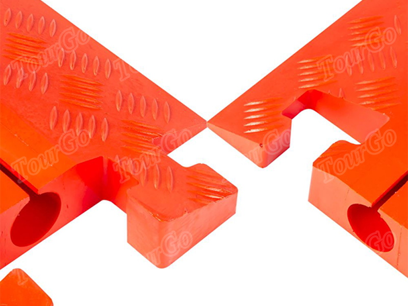 1-Channel Split-Top Linebacker Cable Protector Ramps for 1.25″ diameter ...