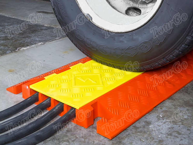 4-Channel Linebacker Cable Protector Ramps for 1.35″ diameter cables ...